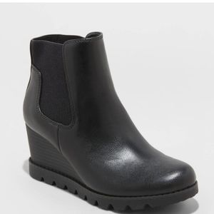 Universal Thread | Shoes | Nwt Universal Thread Linda Wedge Chelsea ...